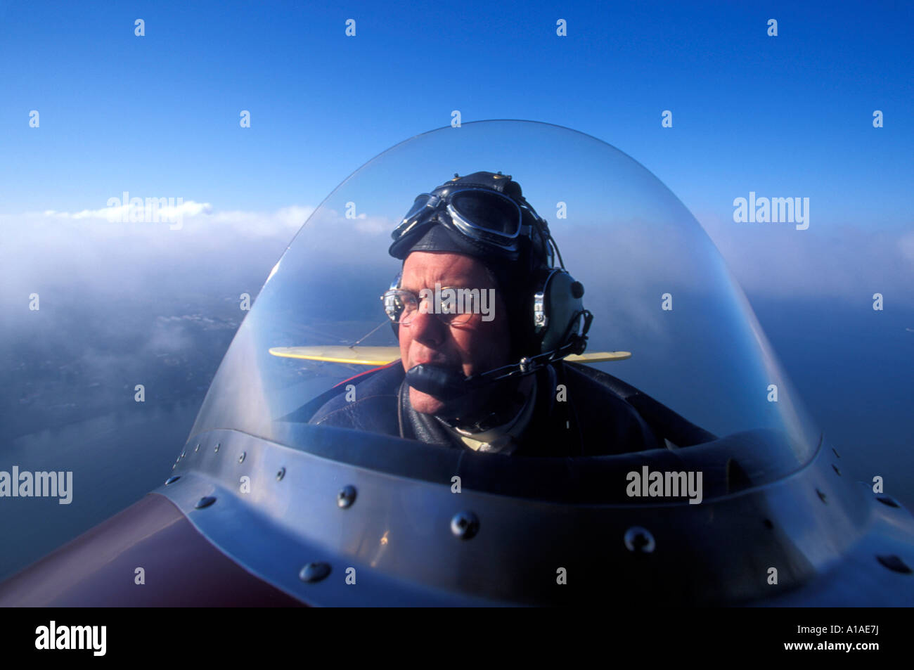 USA Washington Rod Magner pilots TravelAir Biplane over Orcas Island ...