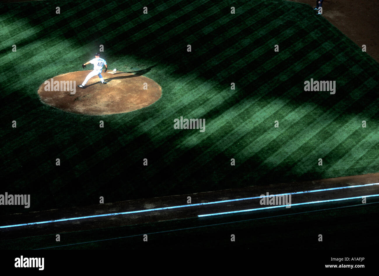 USA Washington Seattle Mariners pitcher Brett Tomko on mound against ...