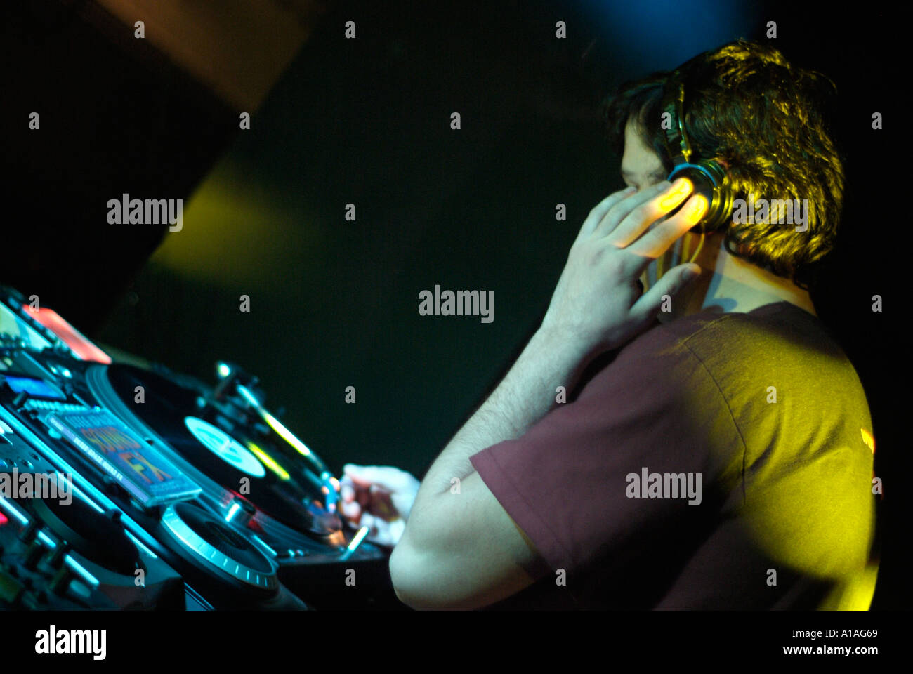 Dj decks hi-res stock photography and images - Alamy
