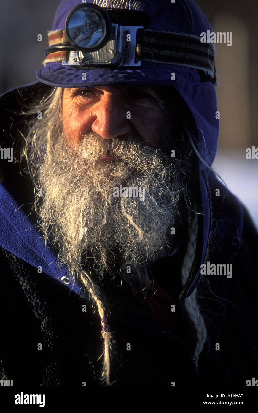 USA Alaska Musher Charlie Boulding arrives in Yukon River village of ...