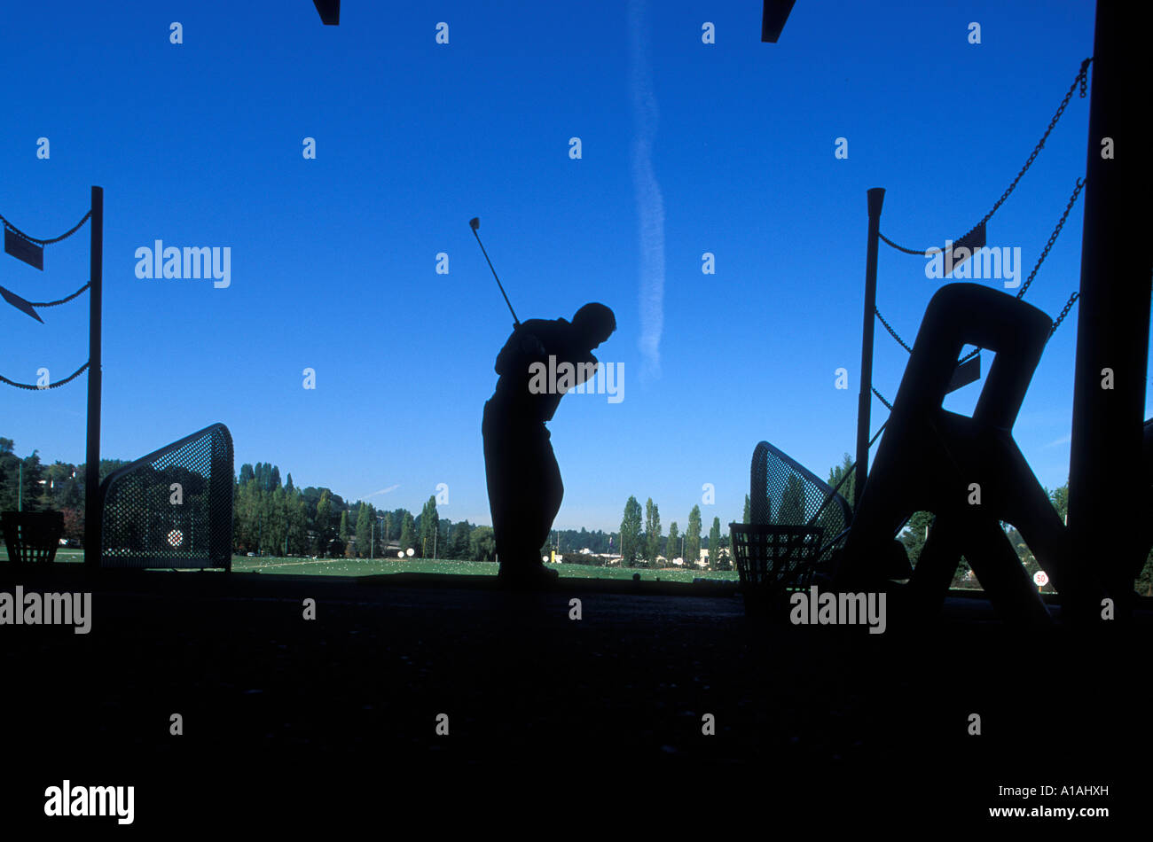 Driving range golf silhouette hi-res stock photography and images - Alamy