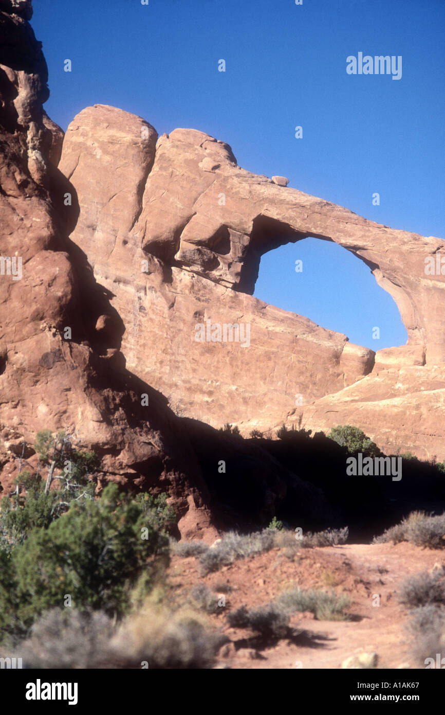 Skyline layering hi-res stock photography and images - Alamy