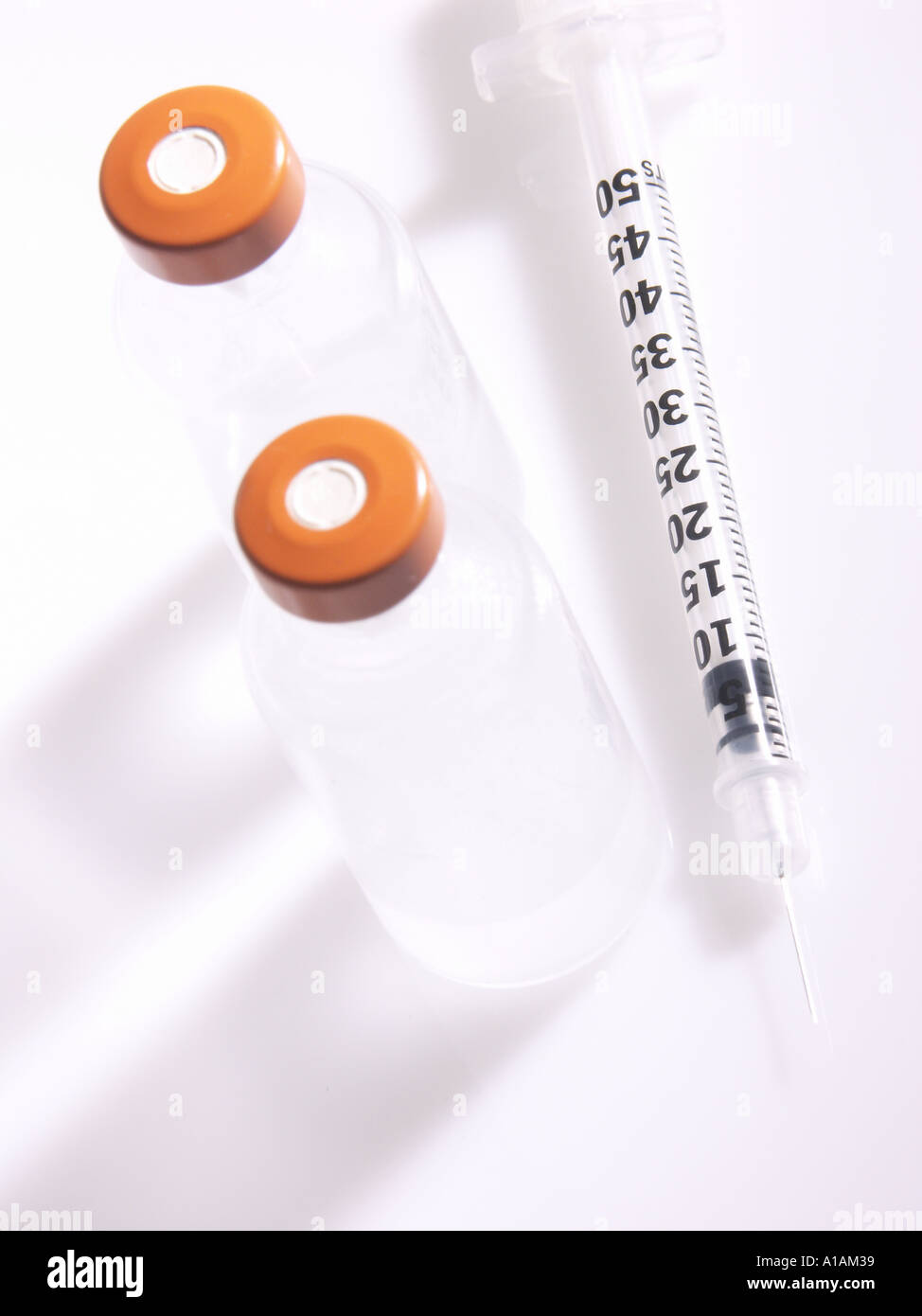 Syringe with insulin bottles Stock Photo - Alamy