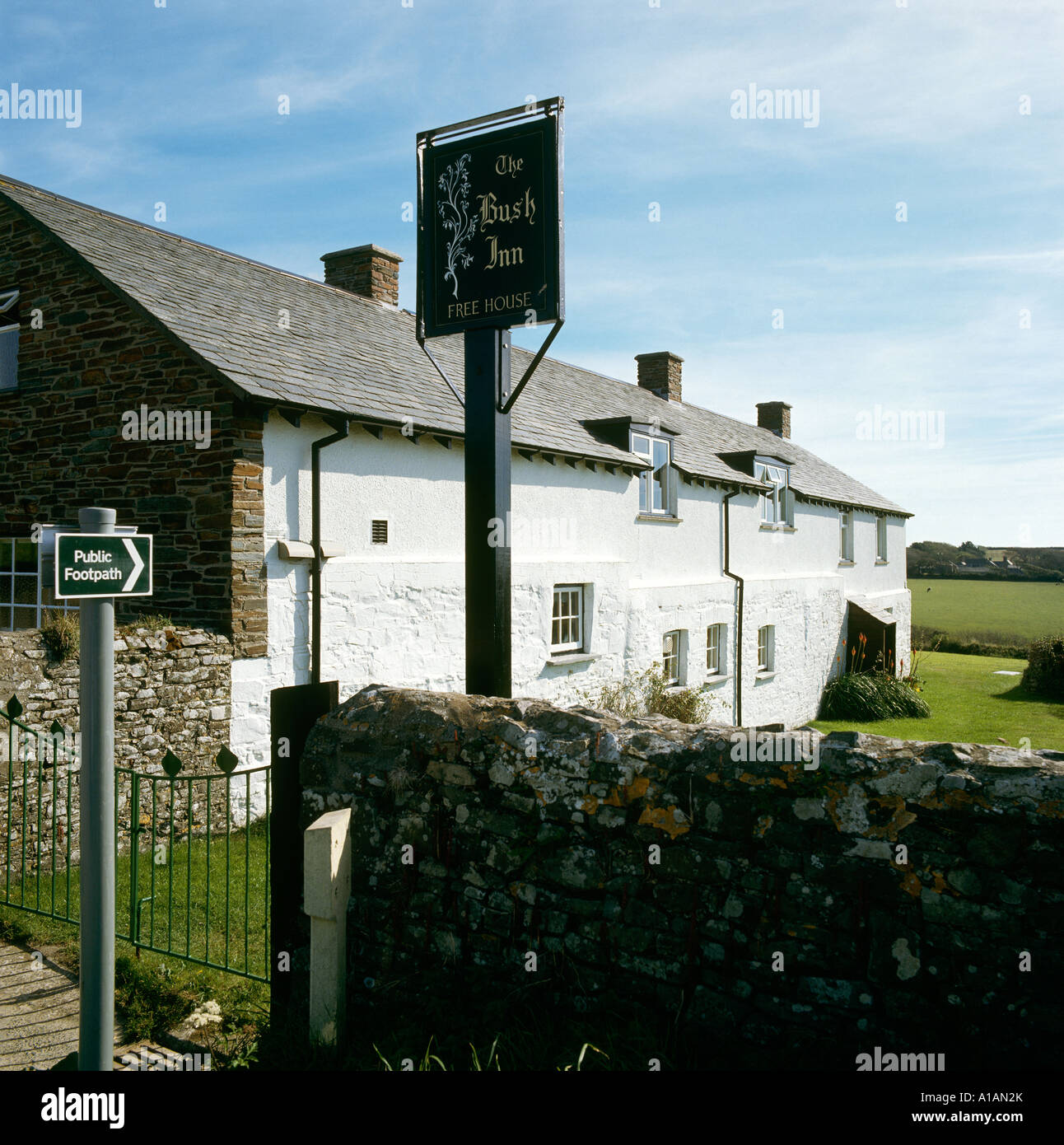 Bush pub sign uk hi-res stock photography and images - Alamy