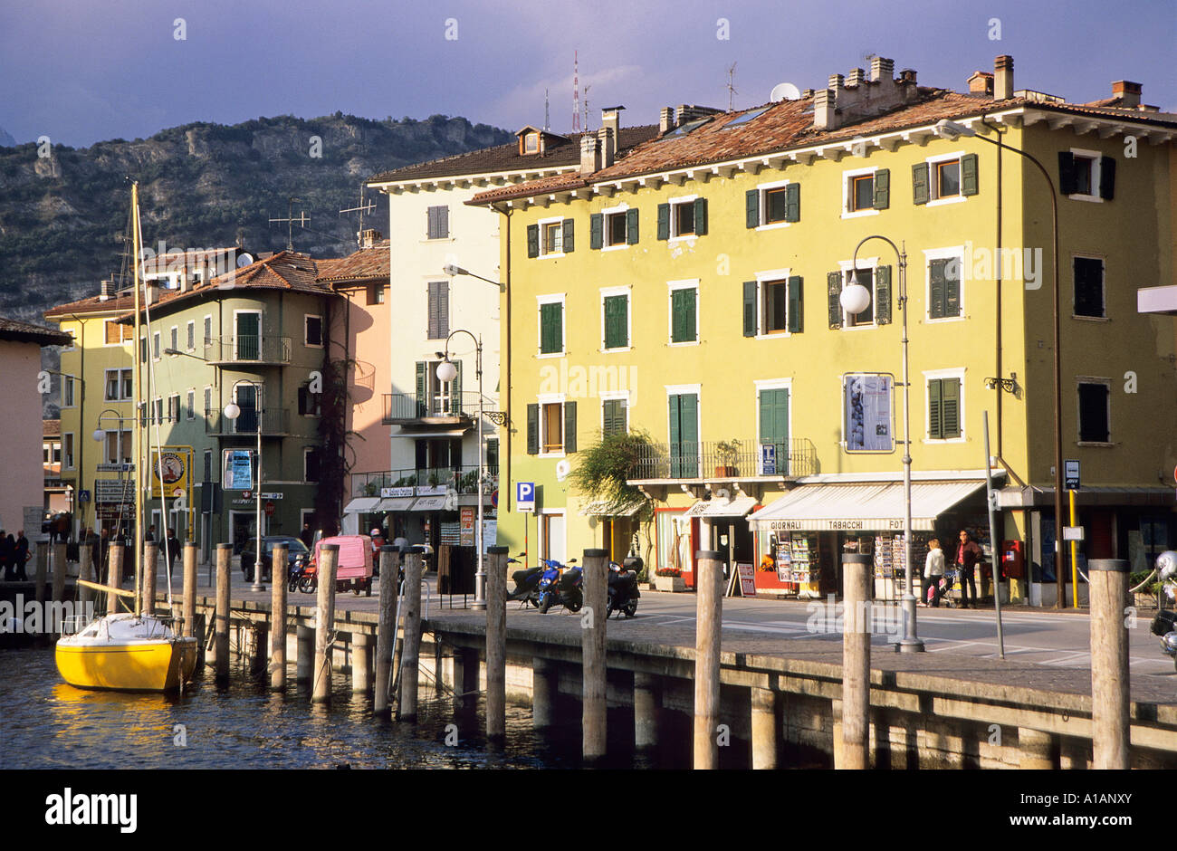 Lago di casa hi-res stock photography and images - Alamy