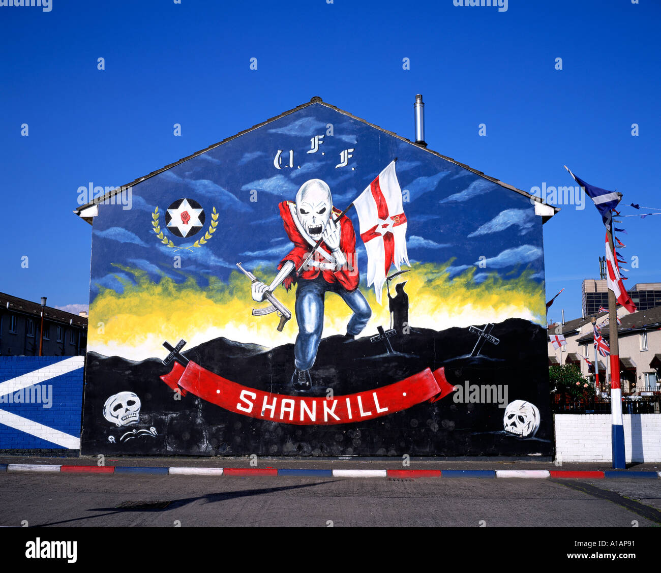 Loyalist mural West Belfast Shankhill Stock Photo - Alamy