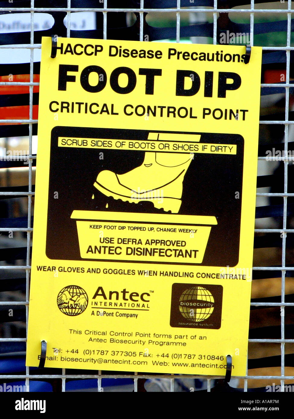 Foot & mouth sign for foot dip Stock Photo: 10199815 - Alamy