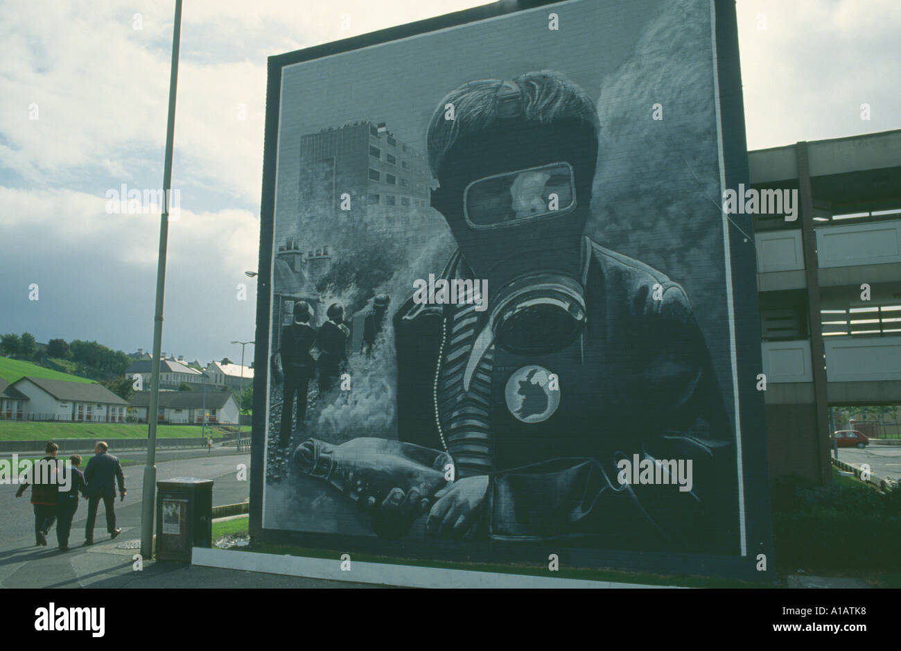 Northern ireland mural gas mask hi-res stock photography and images - Alamy