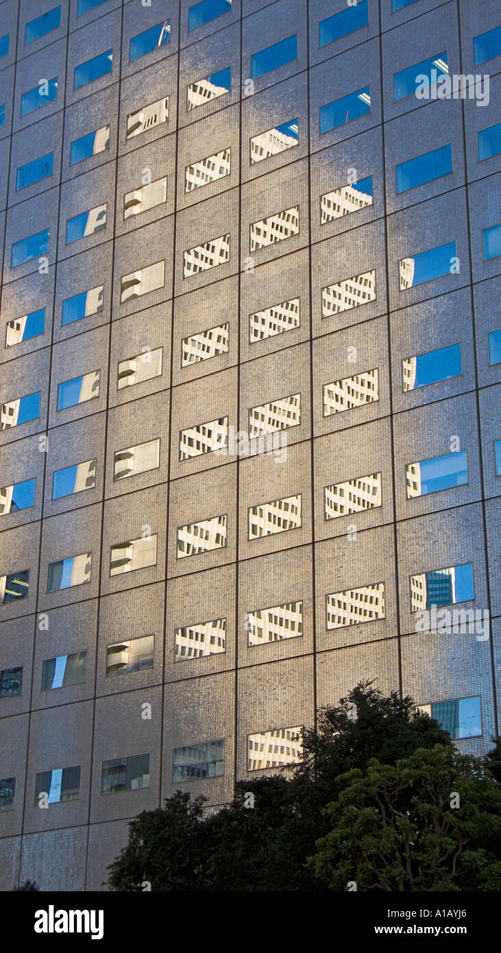 Windows building feature hi-res stock photography and images - Alamy
