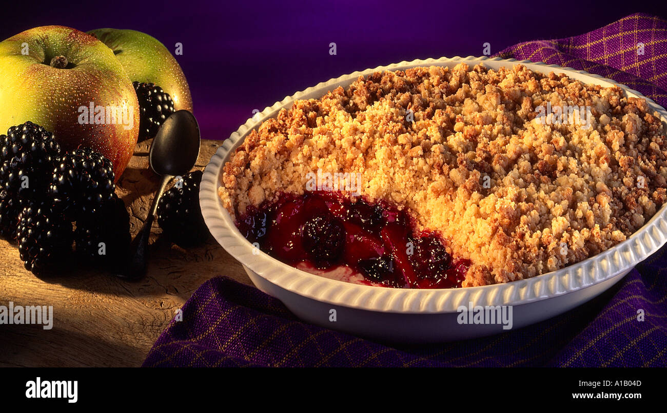 Apple and blackberry pie hi-res stock photography and images - Alamy