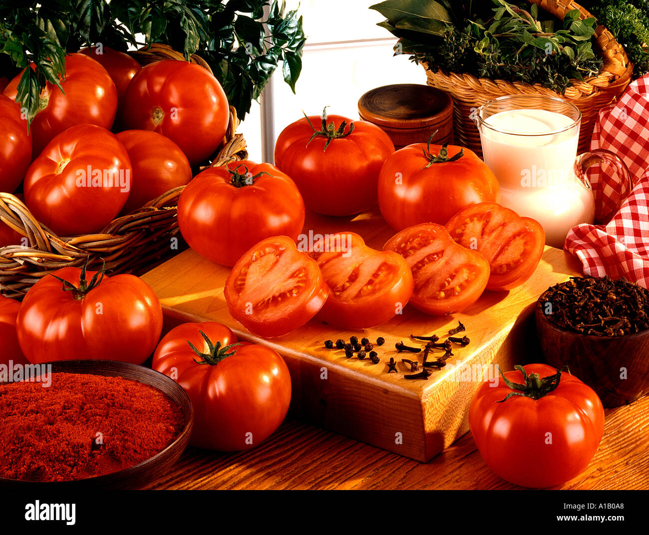Color tomatoes hi-res stock photography and images - Alamy