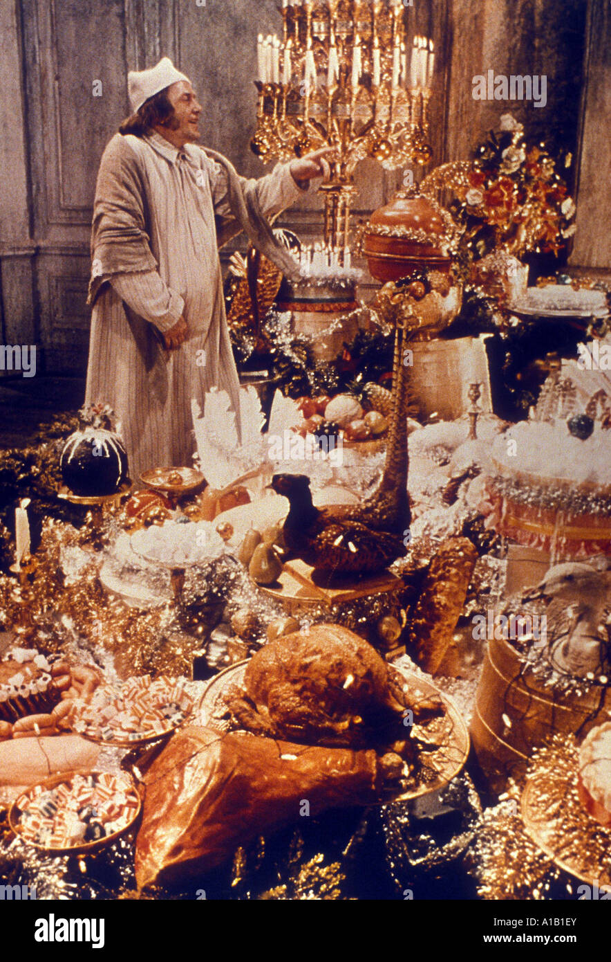 Albert finney scrooge hi-res stock photography and images - Alamy