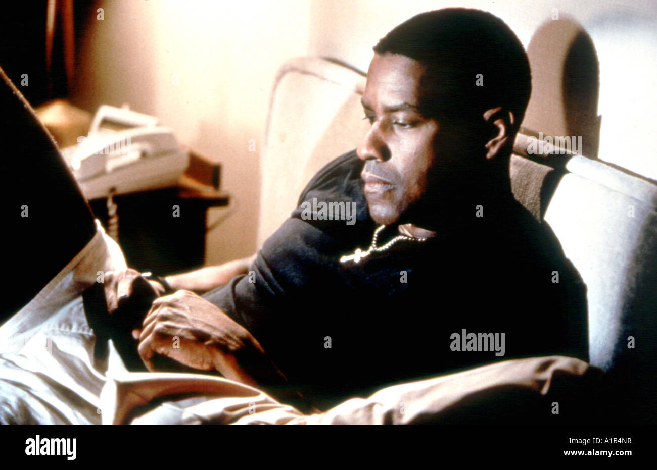 Fallen 1998 Denzel Washington High Resolution Stock Photography and ...