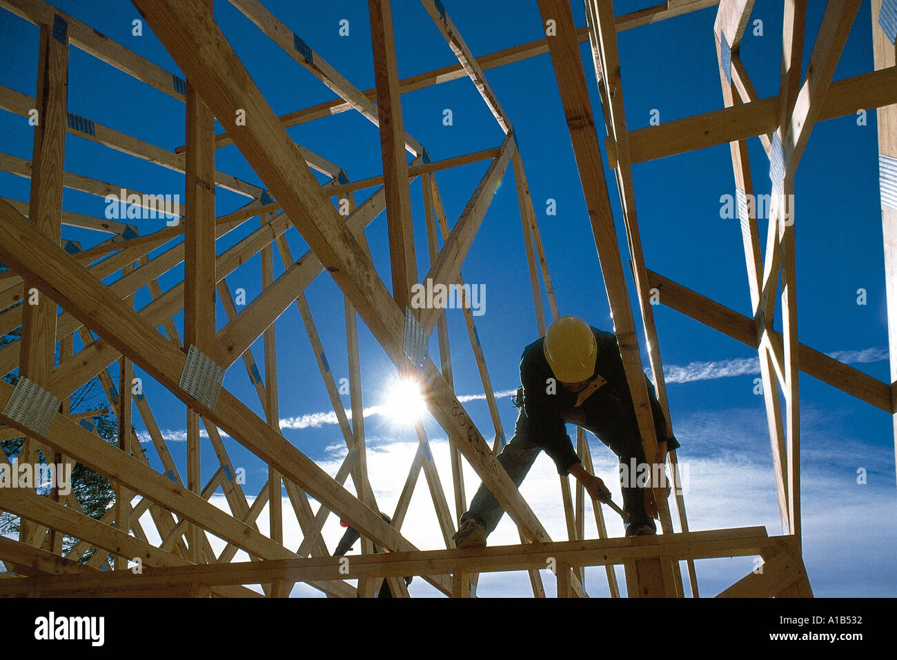 BUILDER WORKING ON STRUCTURE OF BUILDING Stock Photo - Alamy