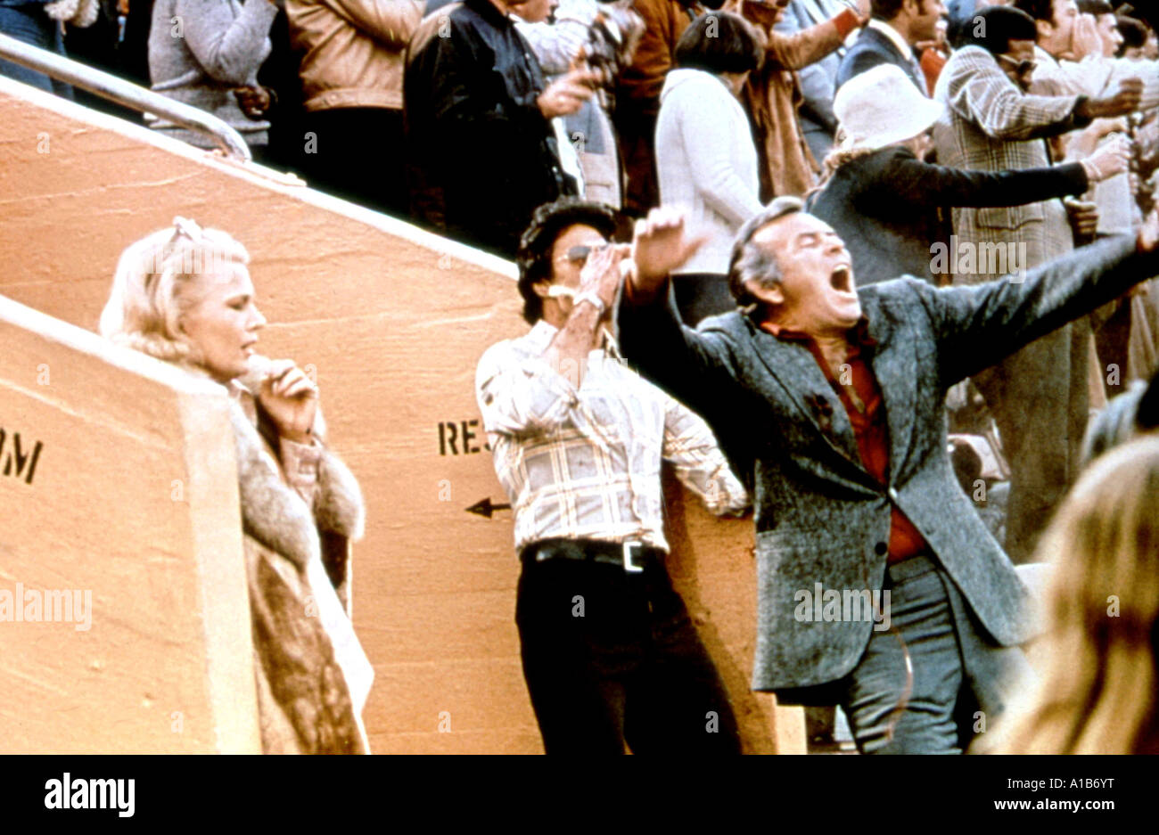 Two Minute Warning Year 1976 Director Larry Peerce Gena Rowlands David ...