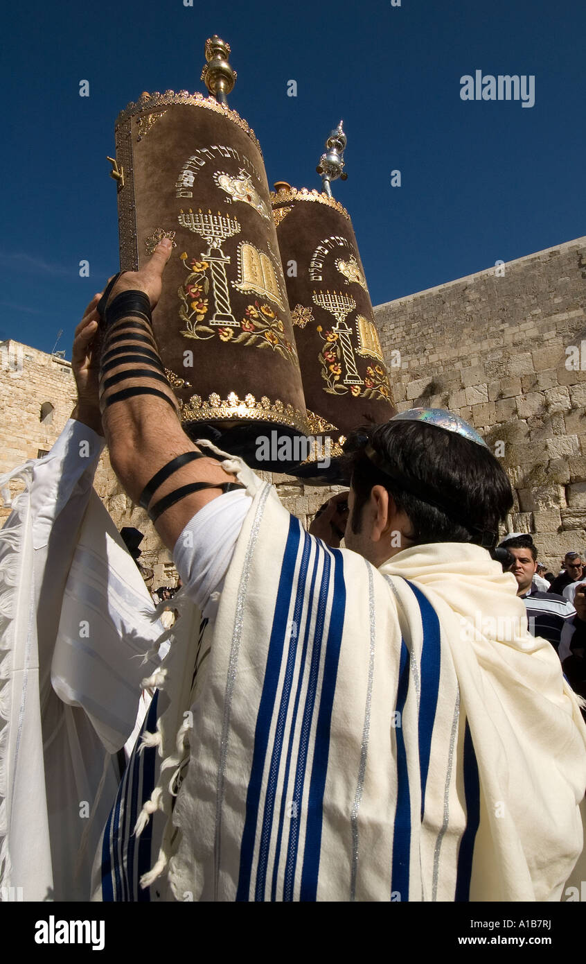 Jewish prayer shawl hi-res stock photography and images - Alamy