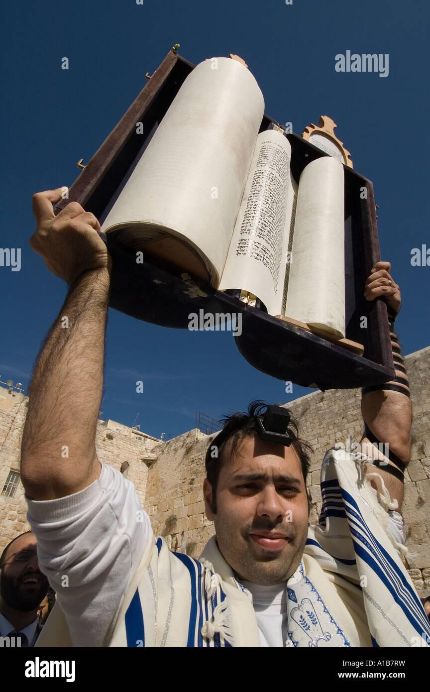 Ultra religious jewish man holding hi-res stock photography and images ...