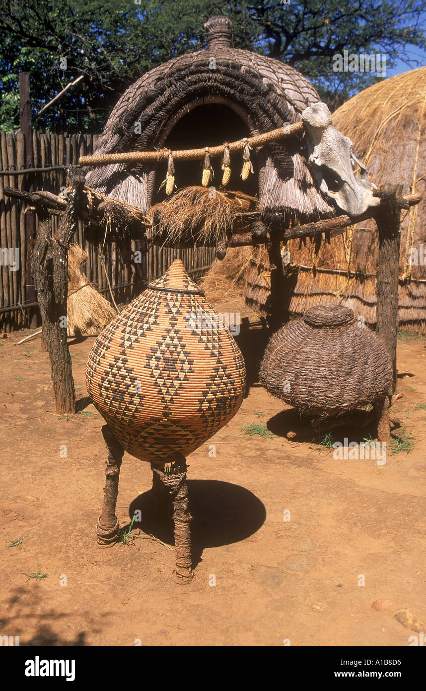 Sleeping quarters hi-res stock photography and images - Alamy