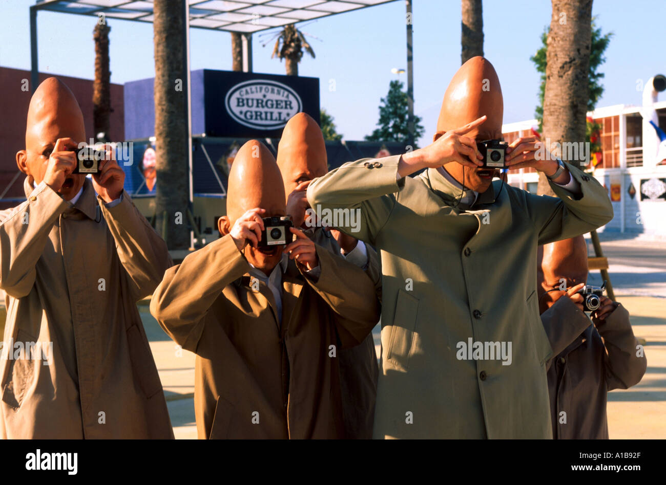 Comedy alien hi-res stock photography and images - Alamy
