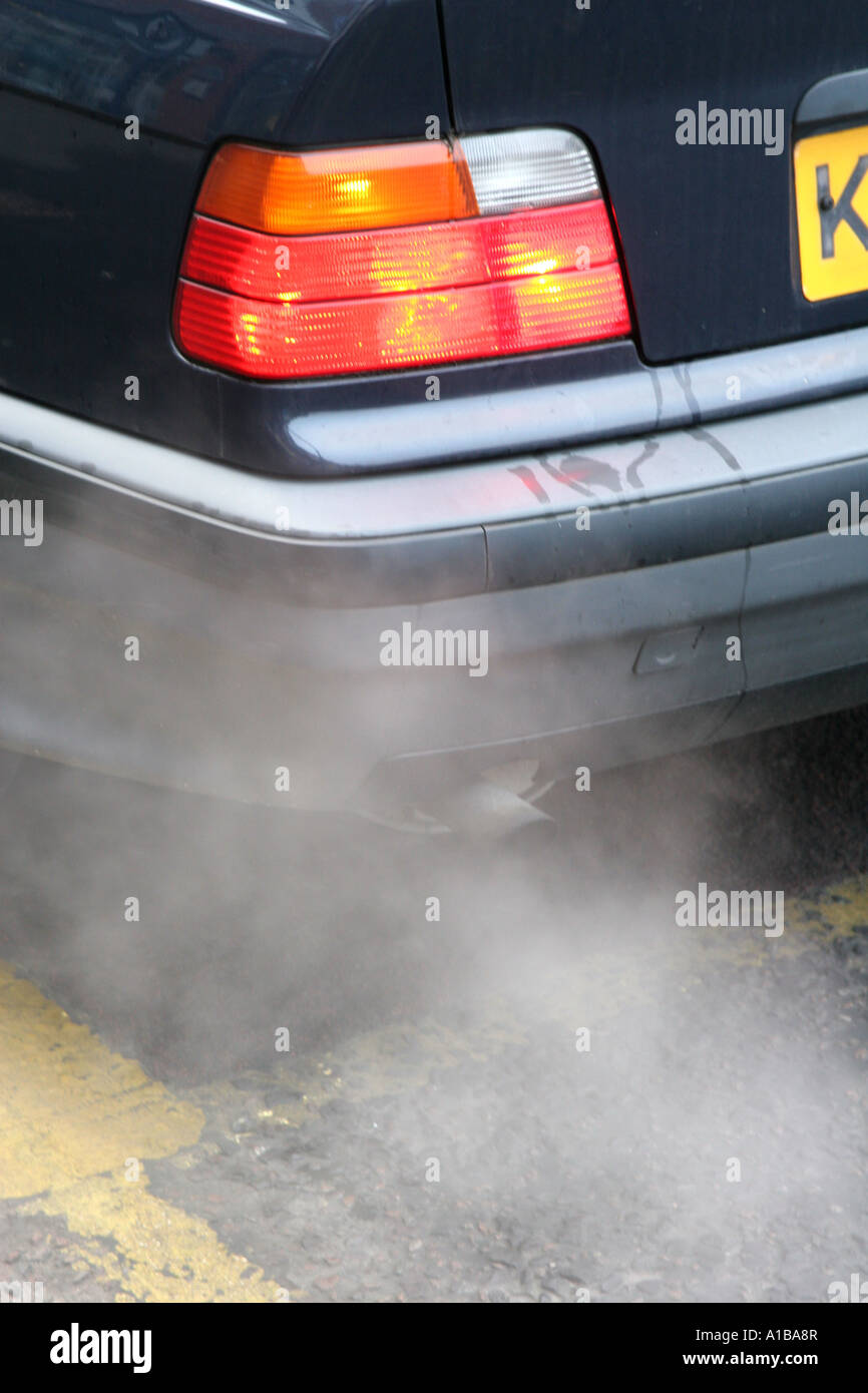 Car exhaust fumes hi-res stock photography and images - Alamy