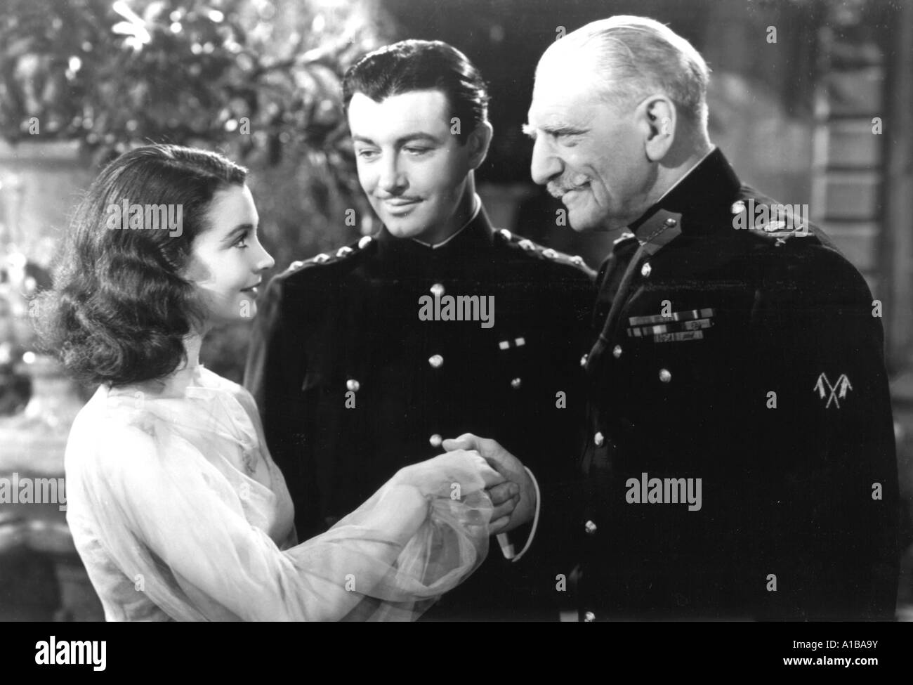 Waterloo Bridge Year 1940 Director Mervyn LeRoy Robert Taylor Vivien ...