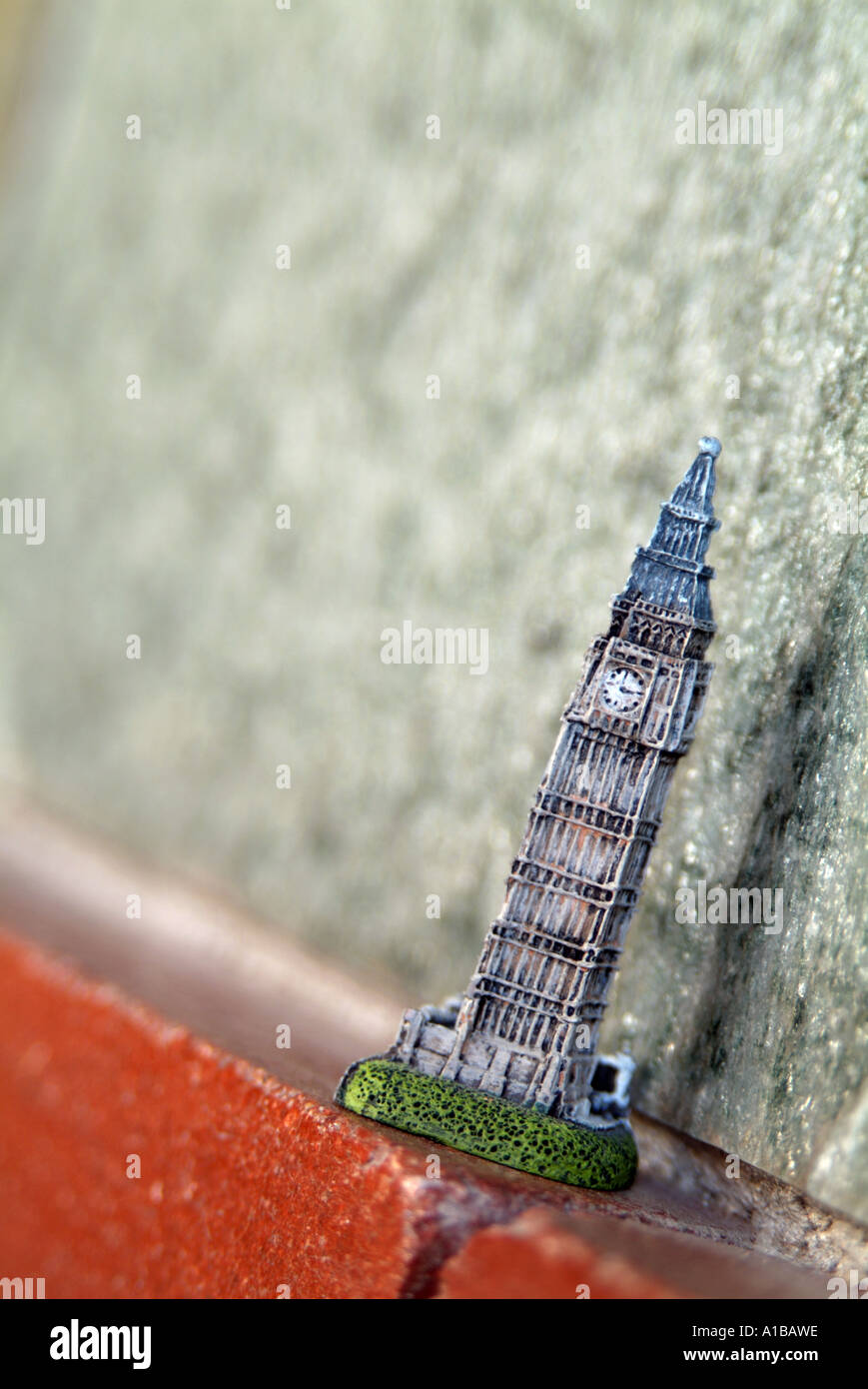 Big ben souvenir hi-res stock photography and images - Alamy