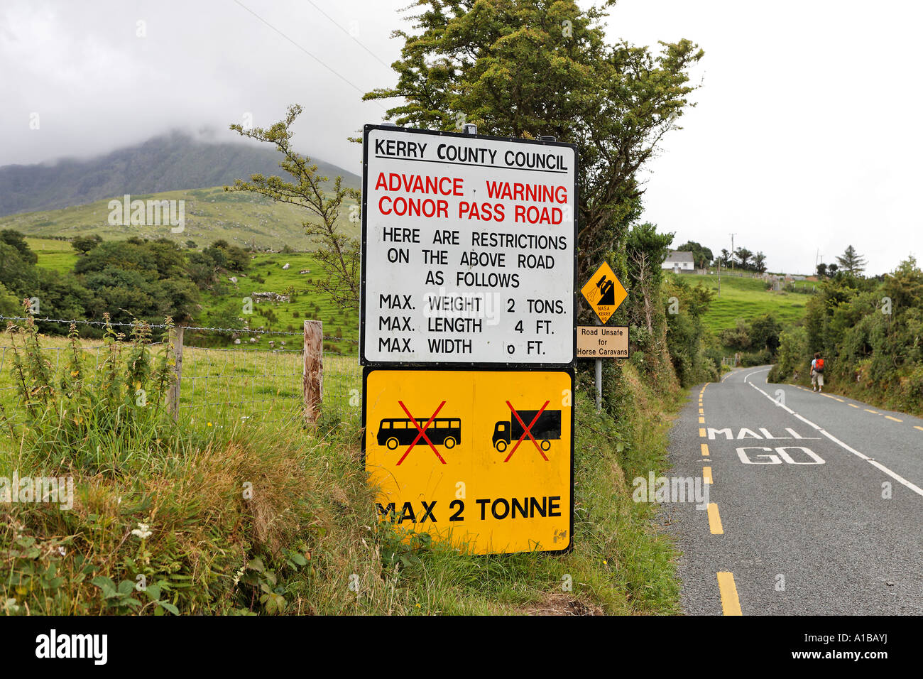 Warning signs for the steep Connor Pass, Dingle peninsula, Kerry ...