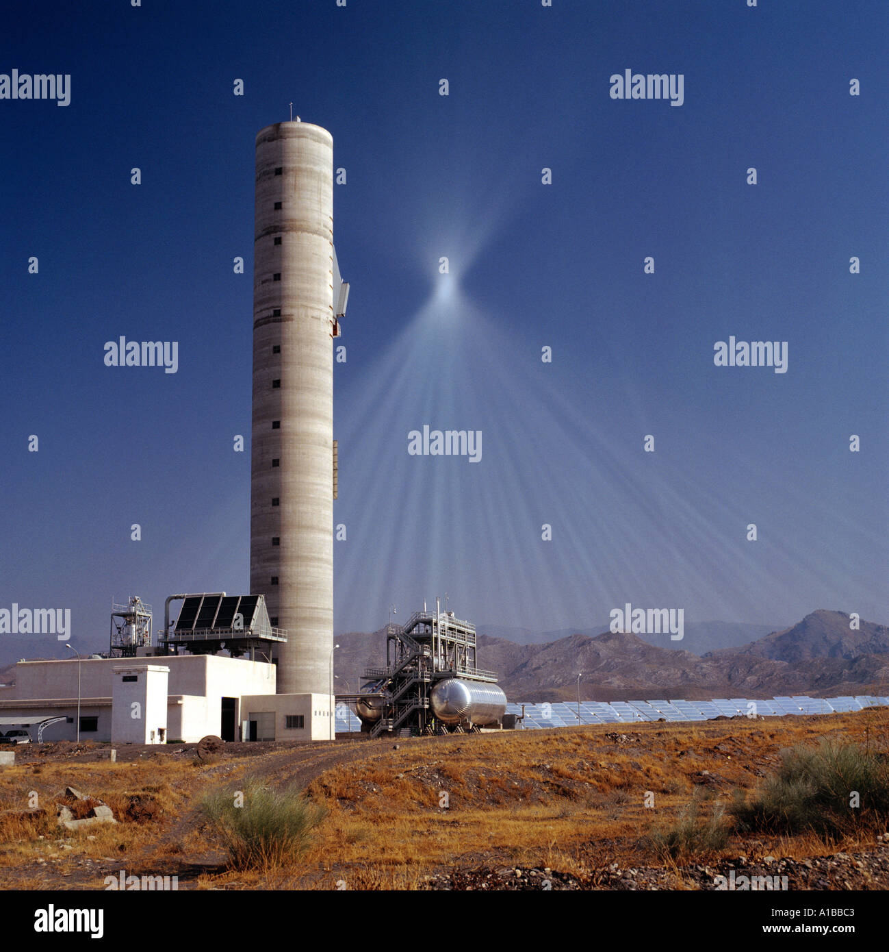 Heliostats hi-res stock photography and images - Alamy