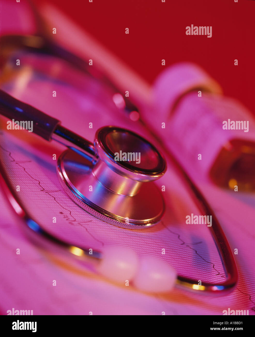 Stethoscope medical chart and pills Stock Photo - Alamy