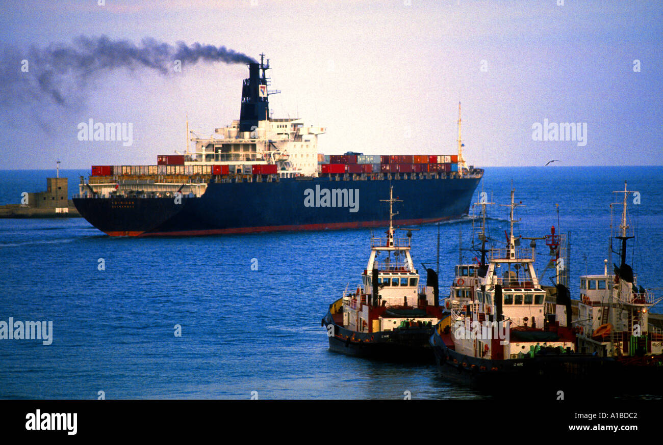 Cargoboat hi-res stock photography and images - Alamy