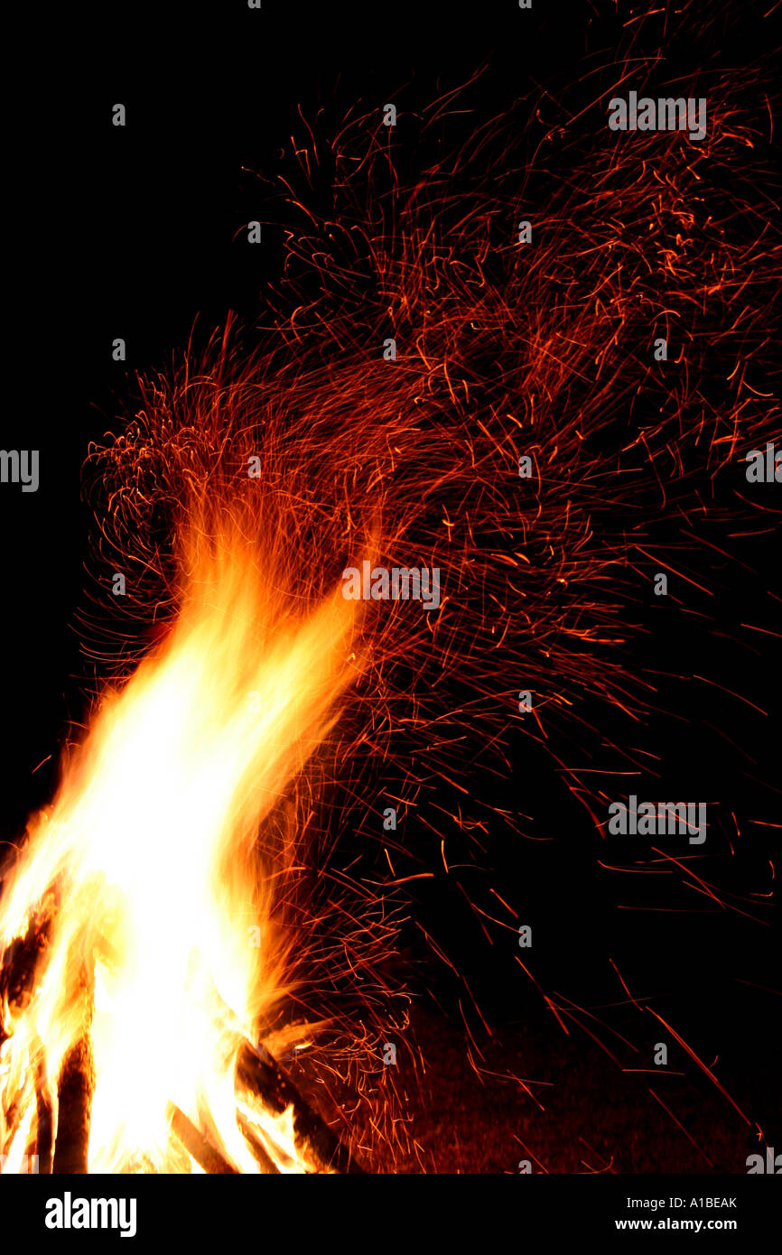 Campfire sparks night air hi-res stock photography and images - Alamy