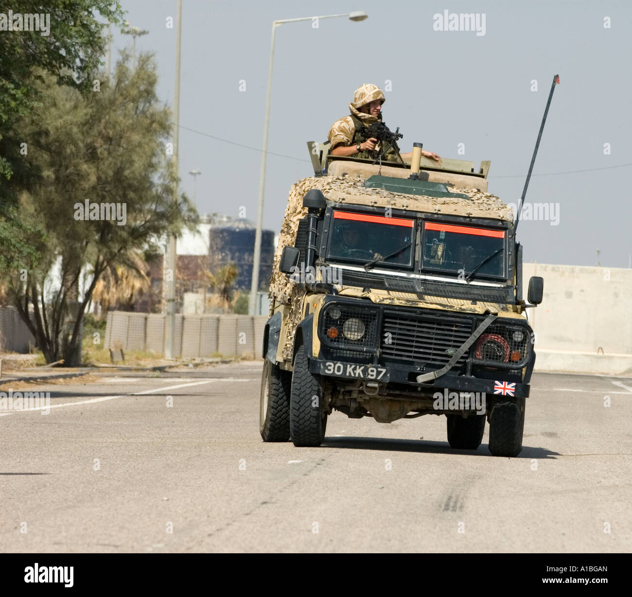 British army land rover in hi-res stock photography and images - Alamy