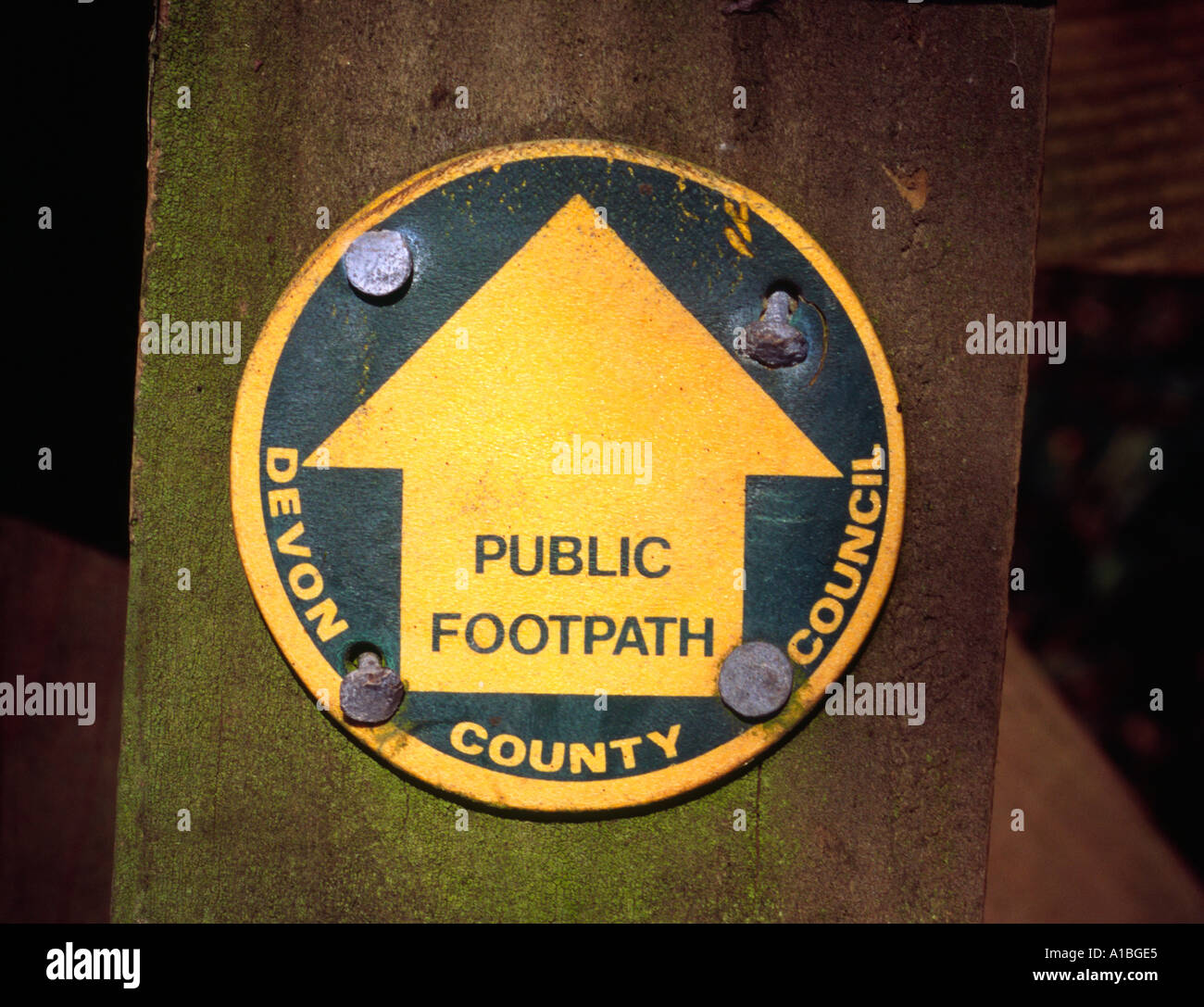 Public footpath sign Stock Photo - Alamy