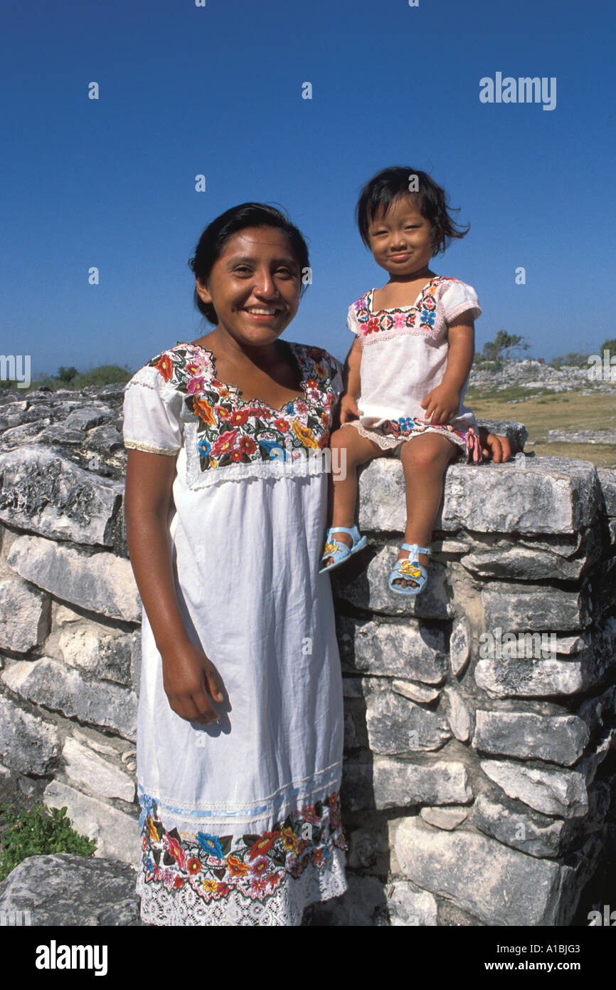 Yucatan Maya mother child traditional costume Stock Photo - Alamy
