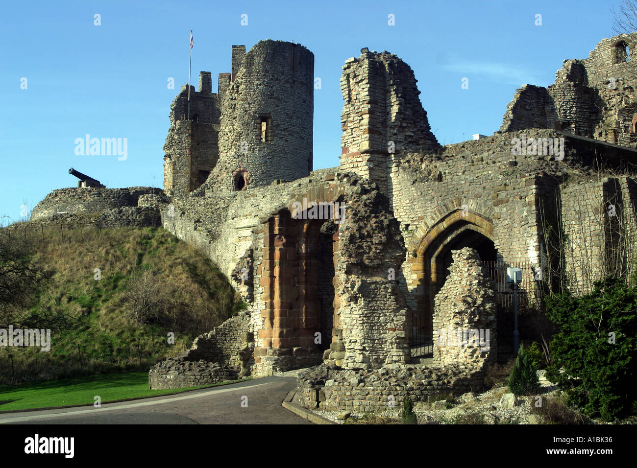 DUDLEY CASTLE WEST MIDLANDS Stock Photo: 3331893 - Alamy