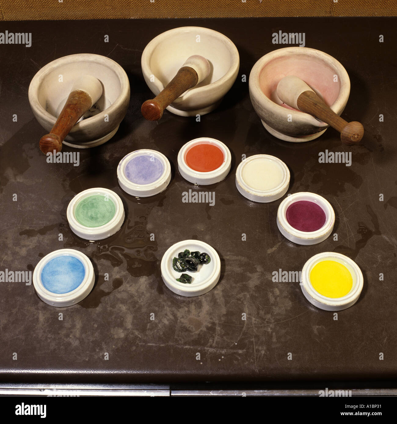 Enameling hi-res stock photography and images - Alamy