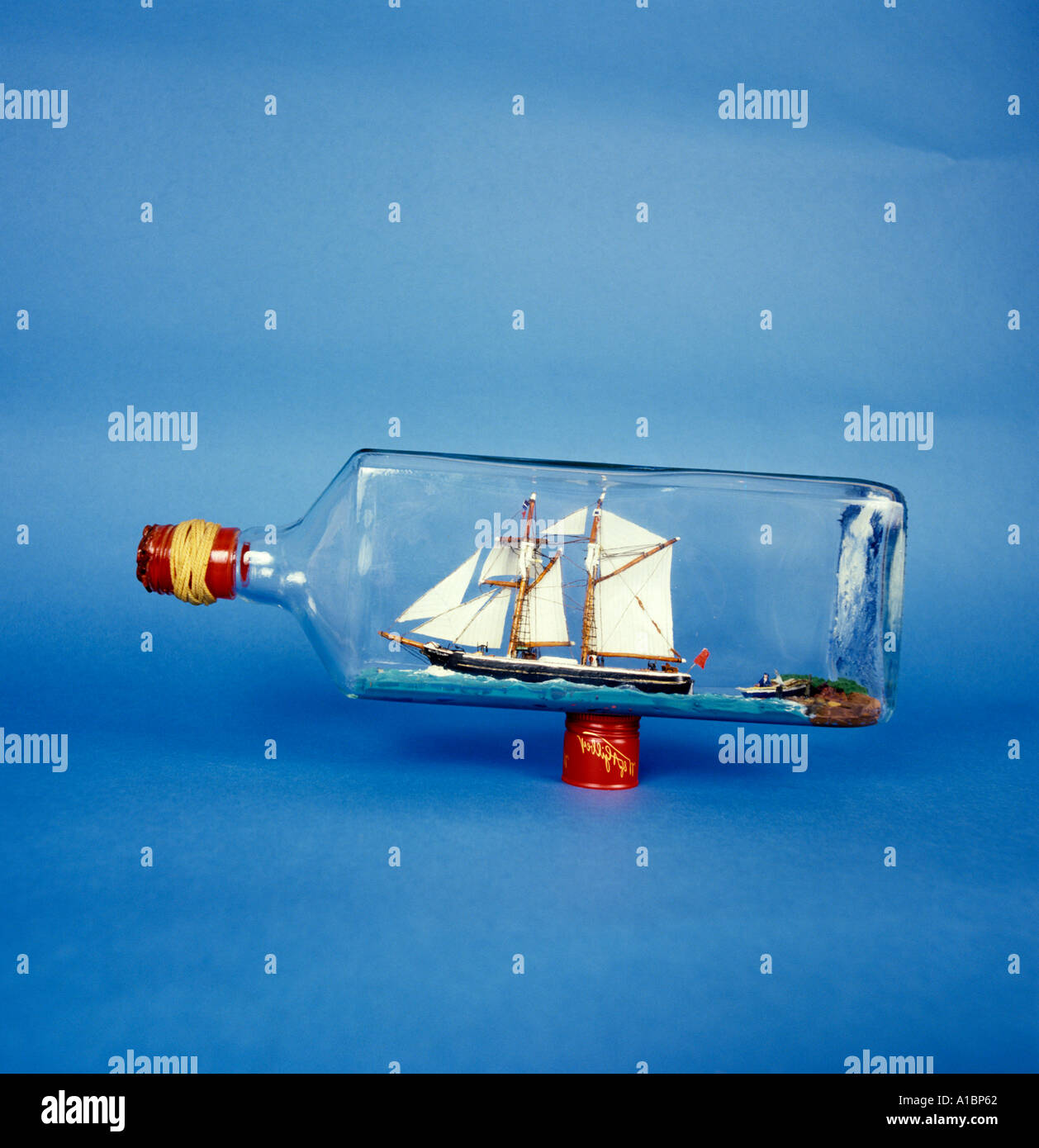Making a ship in a bottle hi-res stock photography and images - Alamy