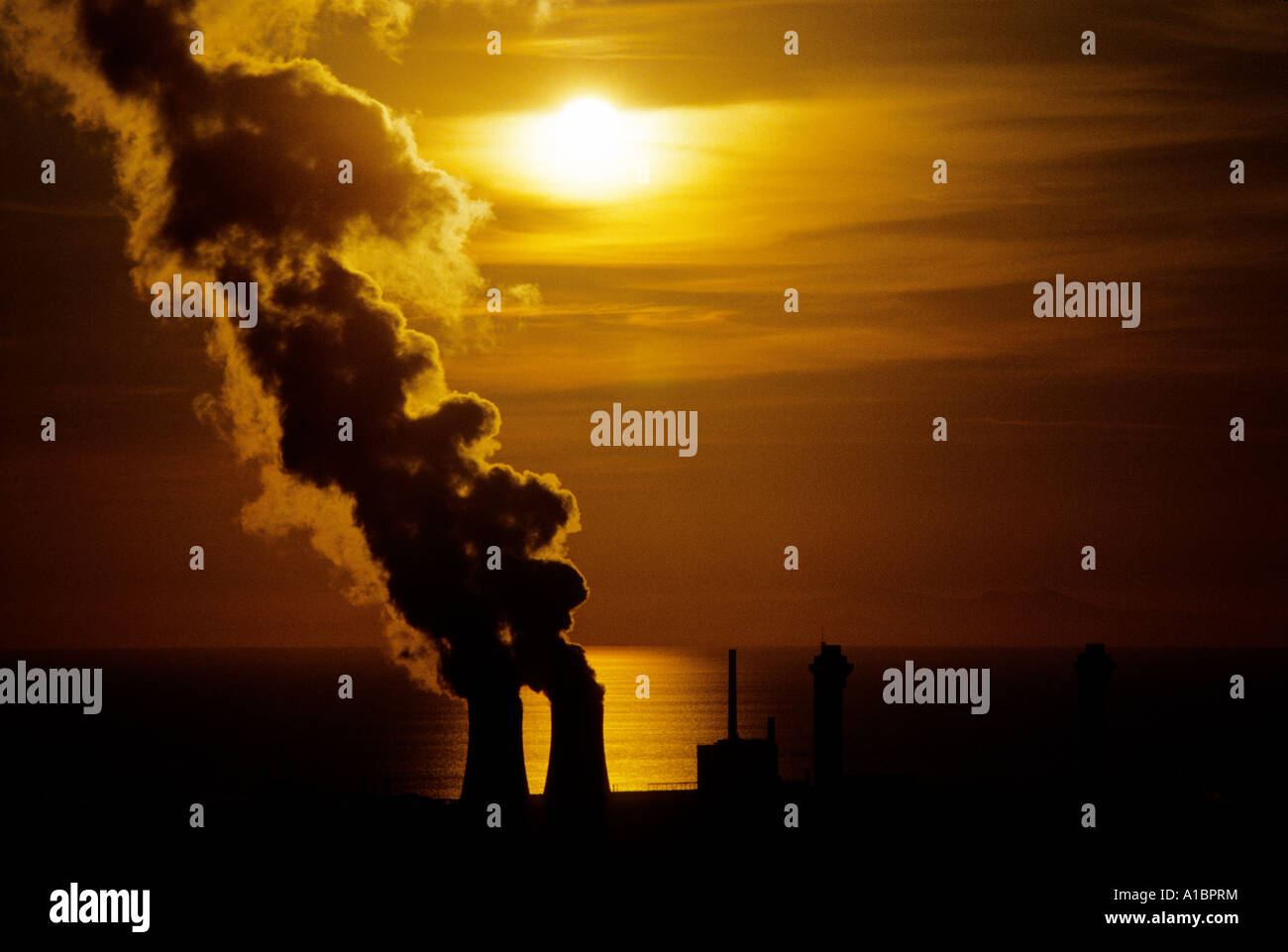 Sellafield nuclear power station hi-res stock photography and images ...