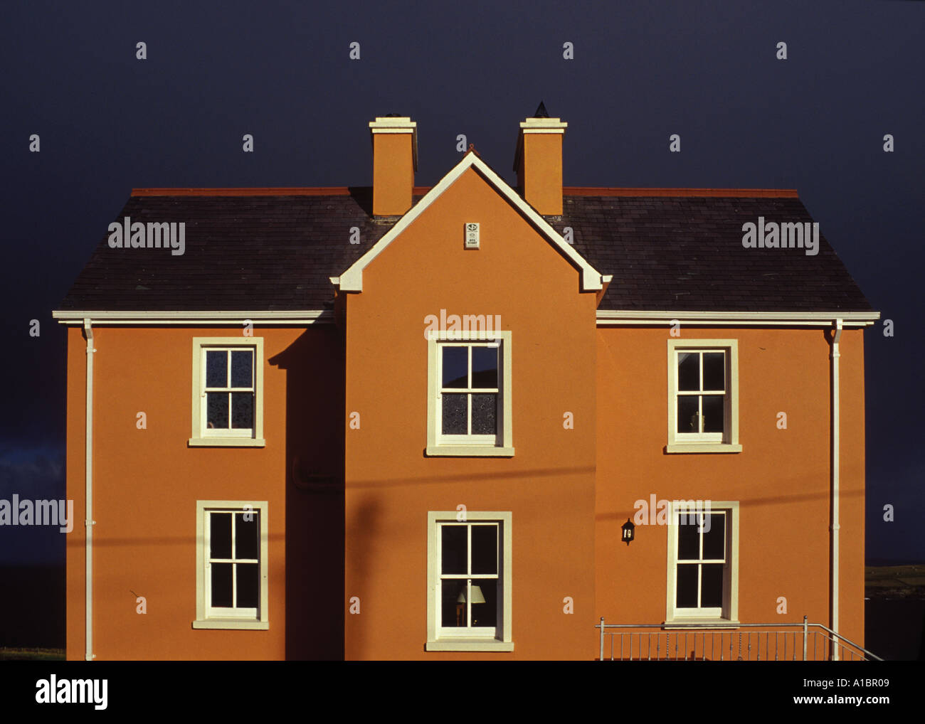 Turf house ireland hi-res stock photography and images - Alamy