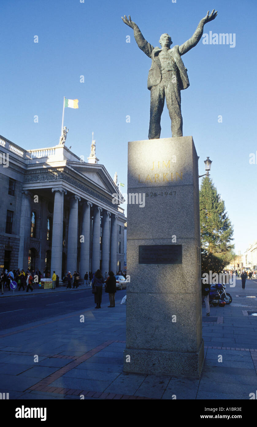 The statue of labour leader Jim Larkin by Oisín Kelly on Connell Street ...