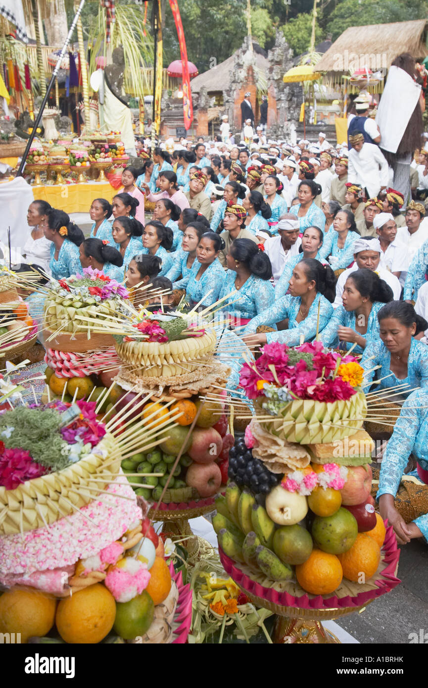 Food Offerings With Crowd Of People At Temple Stock Photo - Alamy