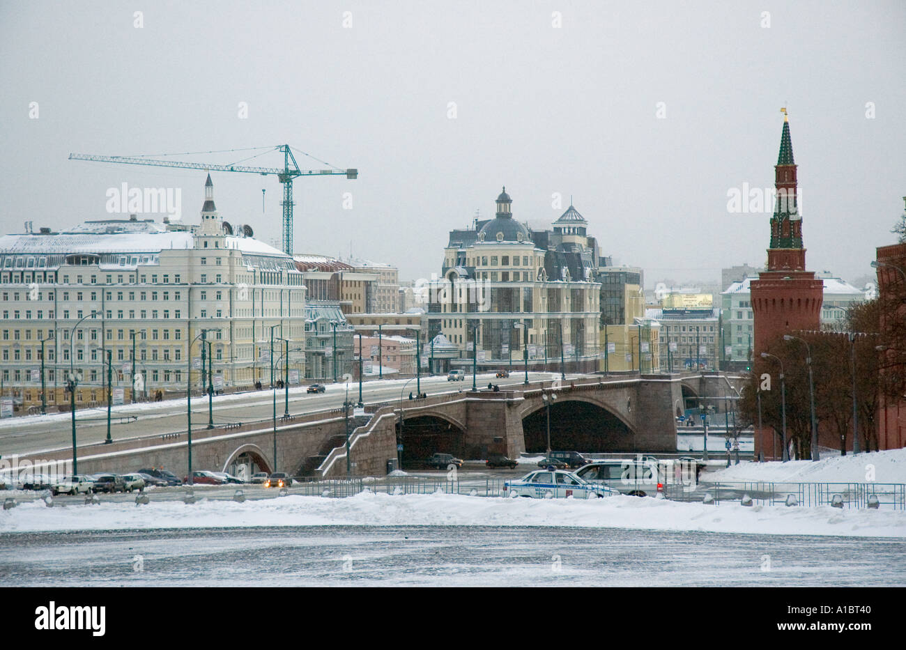 Looking south across the Mockba River from Red Square in central Moscow ...