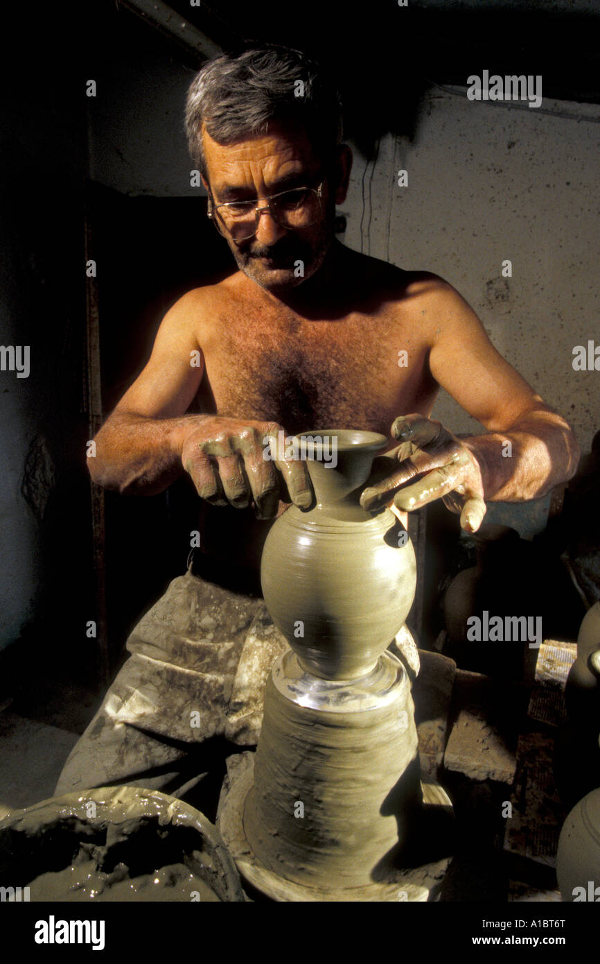 Potter making clay vases Ecabat Canakkale Turkey Stock Photo - Alamy