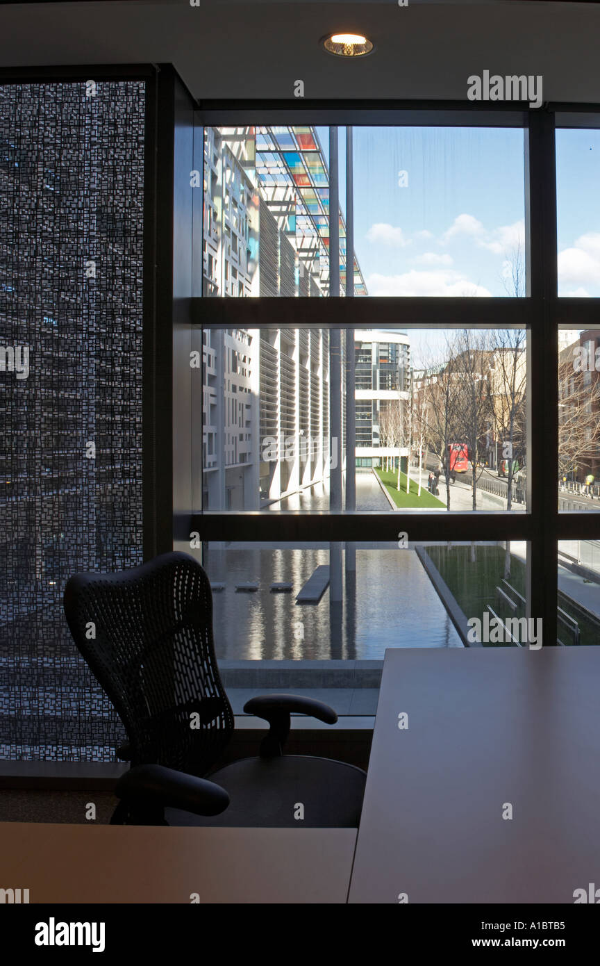 London office interior hi-res stock photography and images - Alamy