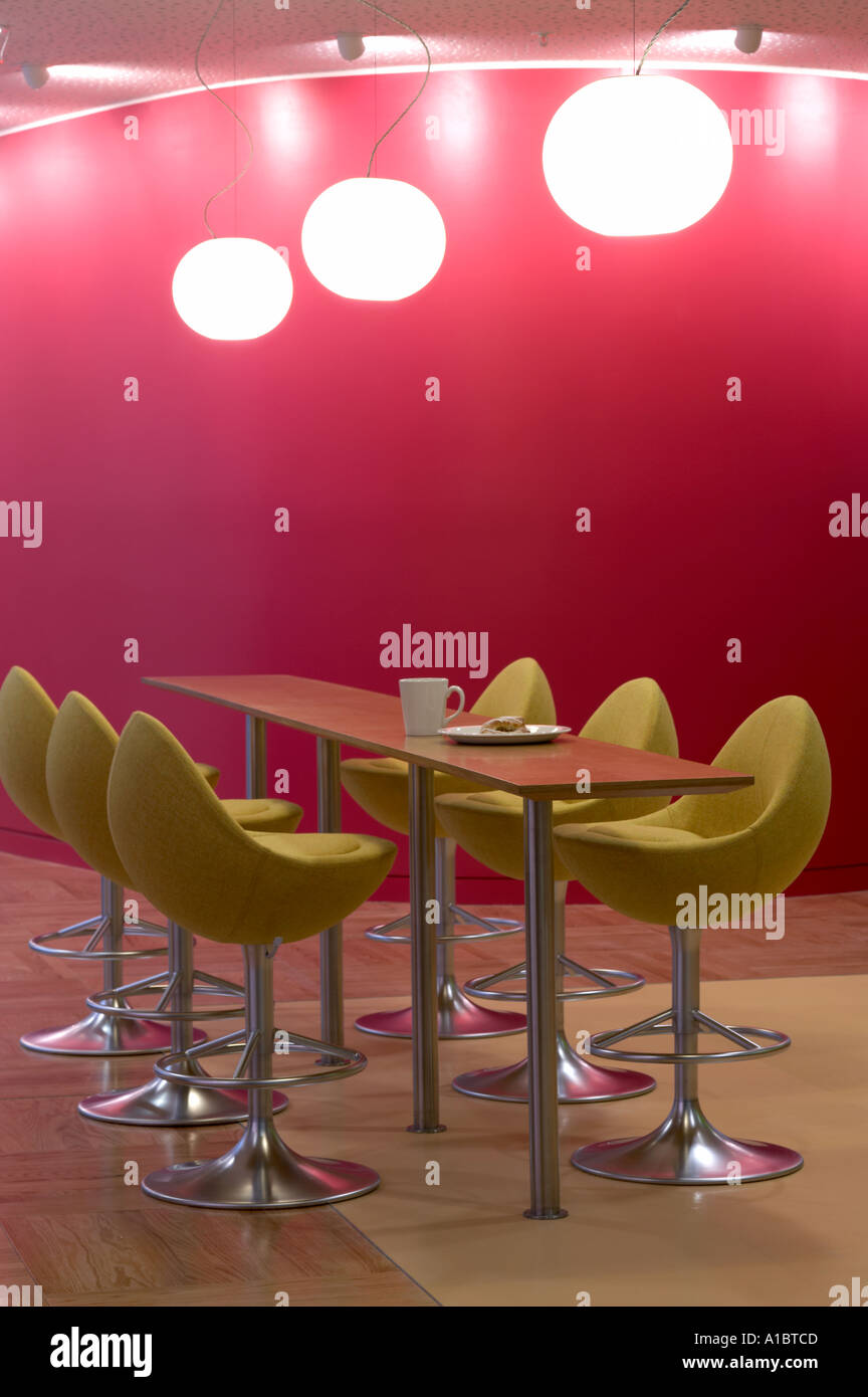 Breakout area office hi-res stock photography and images - Alamy