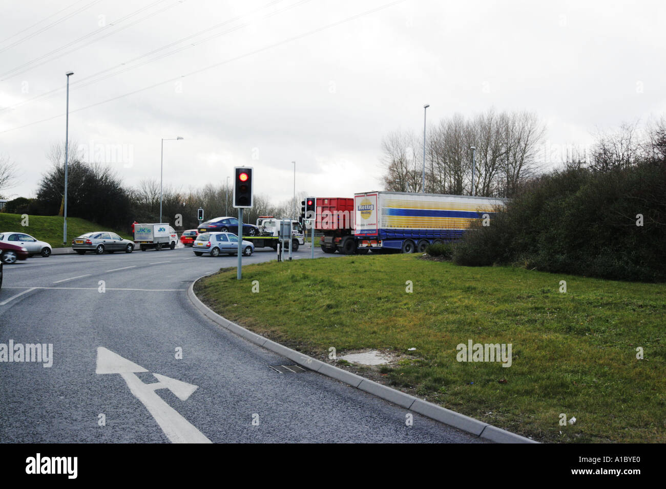 Traffic jam stopped roundabout rotary Stock Photo - Alamy