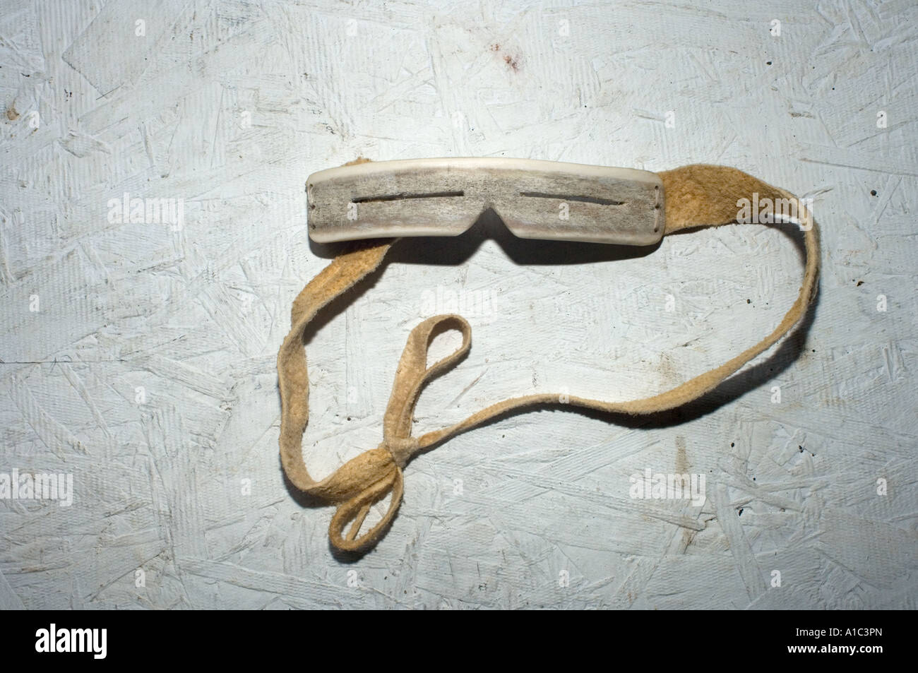 early snow blind goggles artifacts in the Herschel Island museum off ...