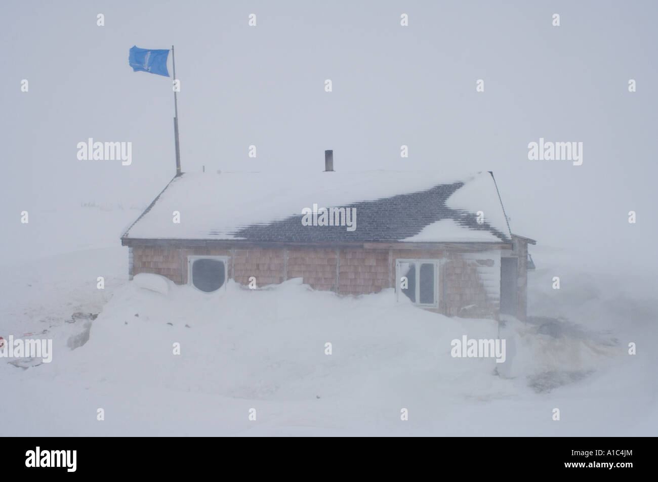 Canada trapper yukon hi-res stock photography and images - Alamy