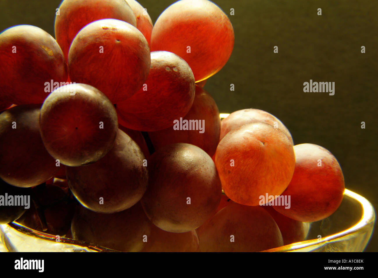 Red grapes in a glass bowl hi-res stock photography and images - Alamy