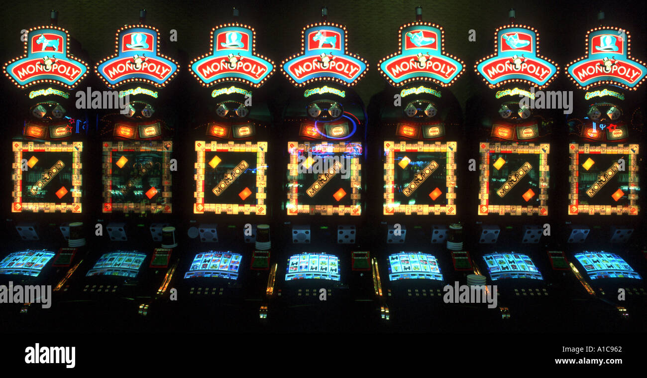 Slot machine row hi-res stock photography and images - Alamy